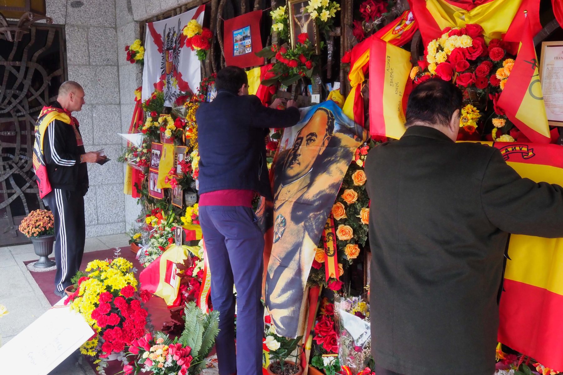 Fury and grief for Spaniards in fight to remove Franco's murdered ...