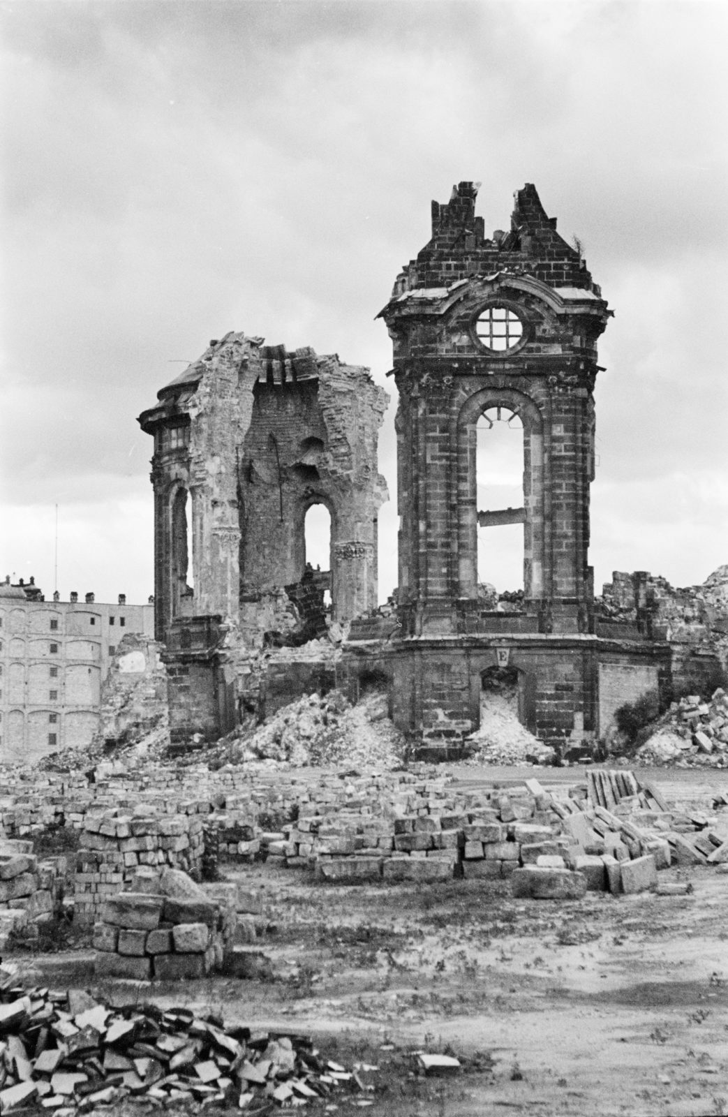 Dresden doesn’t know how to mourn its past - Coda Story