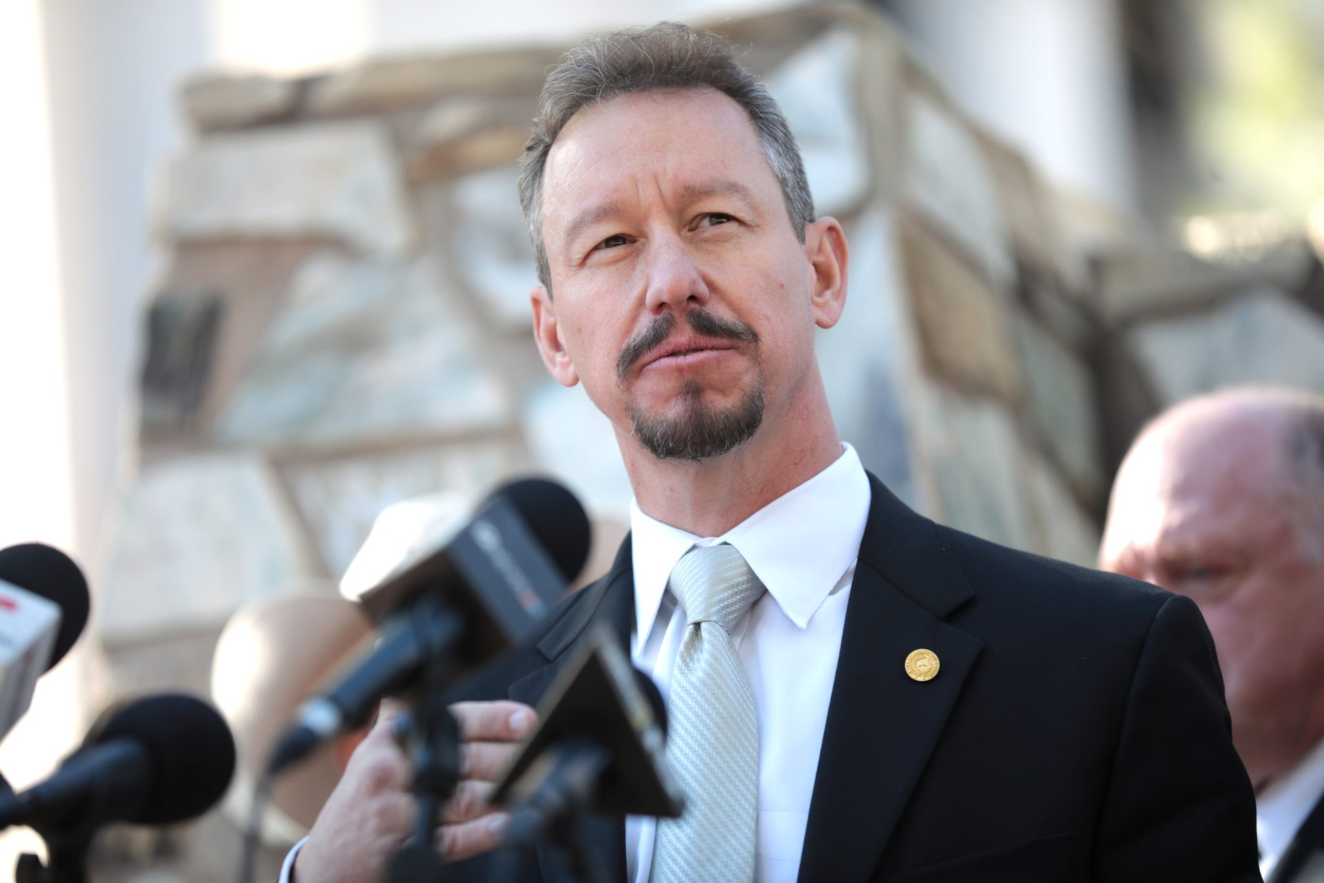 Border 911: The Misinformation Network Profiting Off the ‘Invasion ...